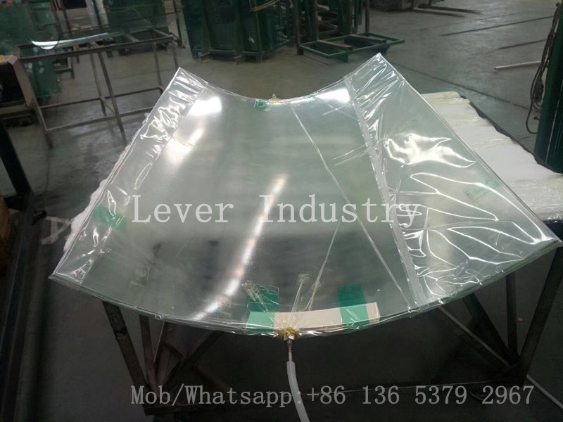 Vacuum bagging film with high temperature proof for laminated glass